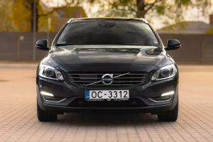 Черный Вольво B60 2016 в Елгава, объемом двигателя 2.00 л и пробегом 232 тыс. км за 12500 €, фото 4 на AUTOMOTO.COM.LV