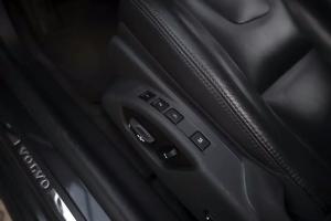 Черный Вольво B60 2016 в Елгава, объемом двигателя 2.00 л и пробегом 232 тыс. км за 12500 €, фото 15 на AUTOMOTO.COM.LV