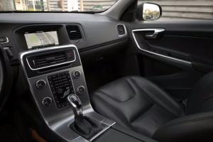 Черный Вольво B60 2016 в Елгава, объемом двигателя 2.00 л и пробегом 232 тыс. км за 12500 €, фото 17 на AUTOMOTO.COM.LV