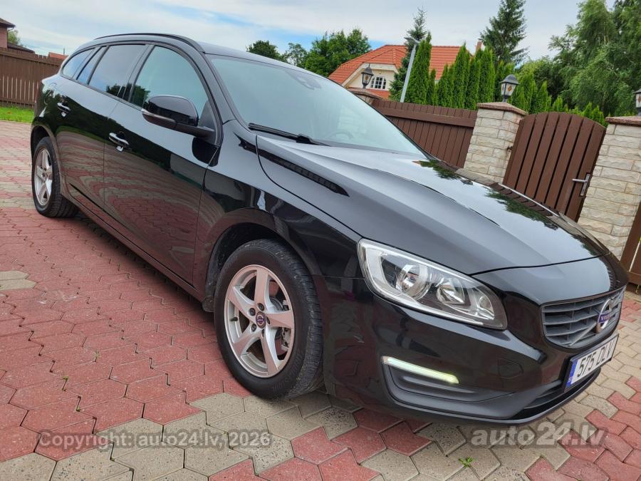 Черный Вольво B60 2016 в Таллин, объемом двигателя 2.00 л и пробегом 219 тыс. км за 7899 €, фото 1 на AUTOMOTO.COM.LV