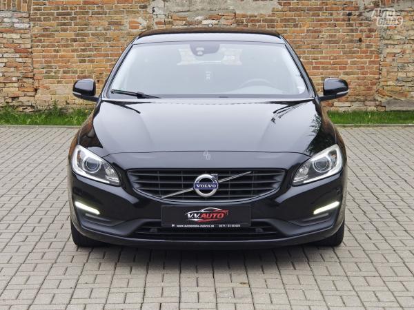 Melns Volvo V60 2016 Viļņa, ar dzinēja tilpumu 2.00 L un nobraukumu 292 tūkst. km par 6300 €, foto 3 vietnē AUTOMOTO.COM.LV