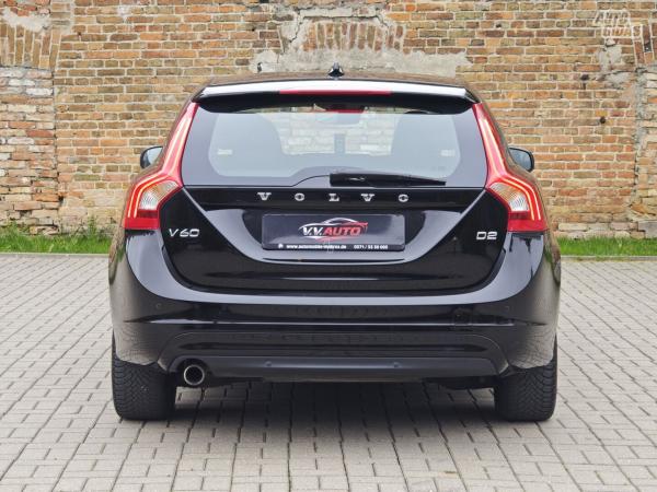 Melns Volvo V60 2016 Viļņa, ar dzinēja tilpumu 2.00 L un nobraukumu 292 tūkst. km par 6300 €, foto 8 vietnē AUTOMOTO.COM.LV