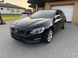 Melns Volvo V60 2016 Klaipėda, ar dzinēja tilpumu 1.97 L un nobraukumu 186 tūkst. km par 8999 €, foto  vietnē AUTOMOTO.COM.LV