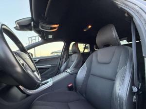 Melns Volvo V60 2016 Klaipėda, ar dzinēja tilpumu 1.97 L un nobraukumu 186 tūkst. km par 8999 €, foto 12 vietnē AUTOMOTO.COM.LV