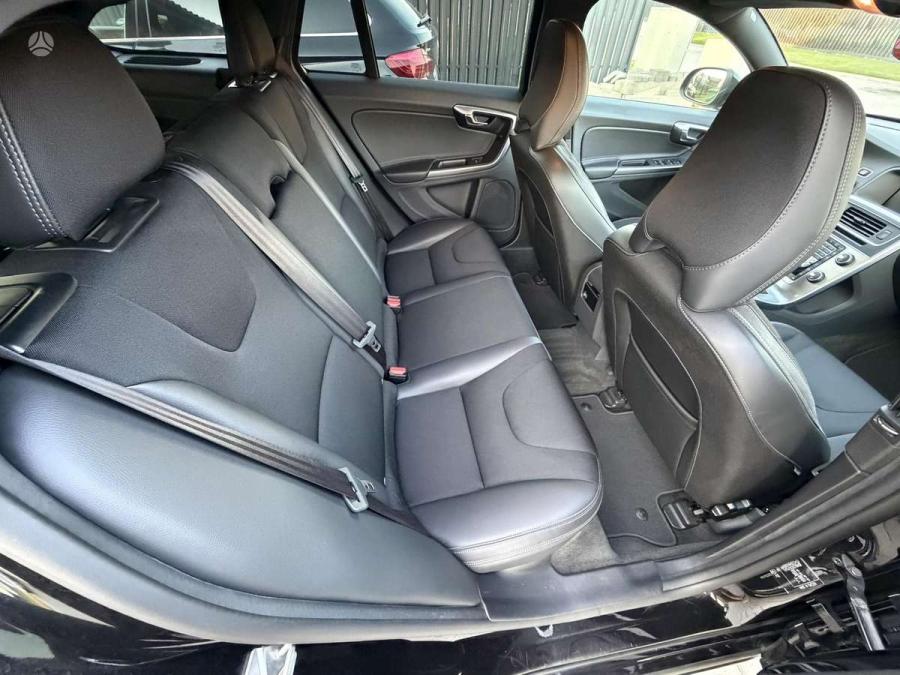 Melns Volvo V60 2016 Klaipėda, ar dzinēja tilpumu 1.97 L un nobraukumu 186 tūkst. km par 8999 €, foto 16 vietnē AUTOMOTO.COM.LV