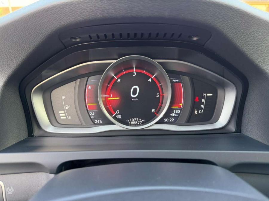 Melns Volvo V60 2016 Klaipėda, ar dzinēja tilpumu 1.97 L un nobraukumu 186 tūkst. km par 8999 €, foto 19 vietnē AUTOMOTO.COM.LV