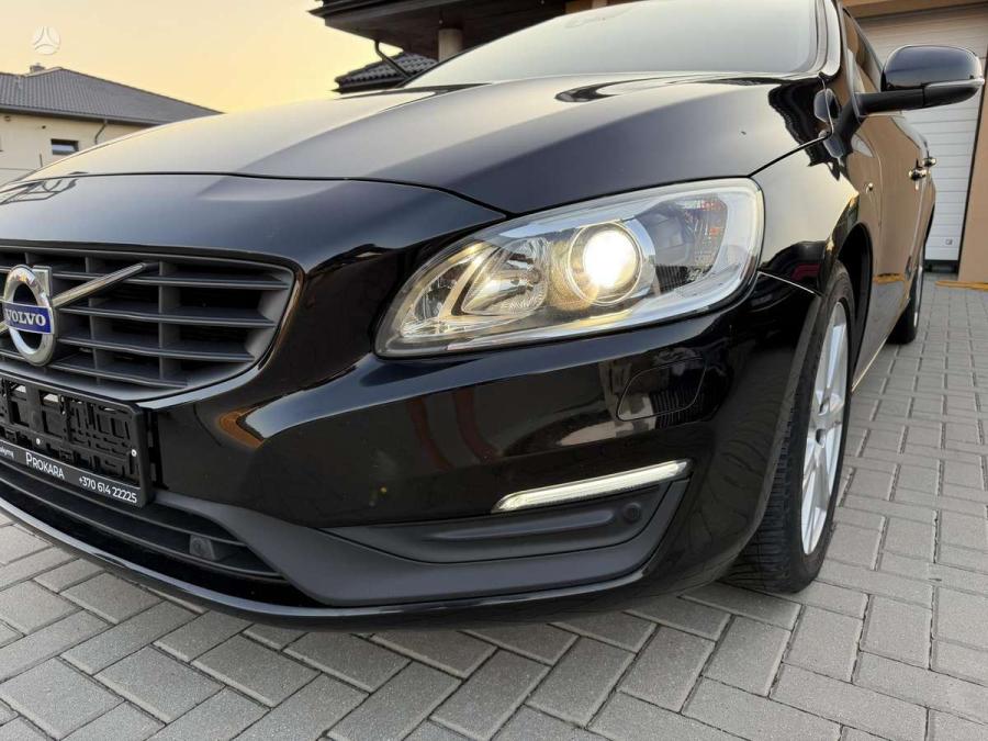 Melns Volvo V60 2016 Klaipėda, ar dzinēja tilpumu 1.97 L un nobraukumu 186 tūkst. km par 8999 €, foto 22 vietnē AUTOMOTO.COM.LV