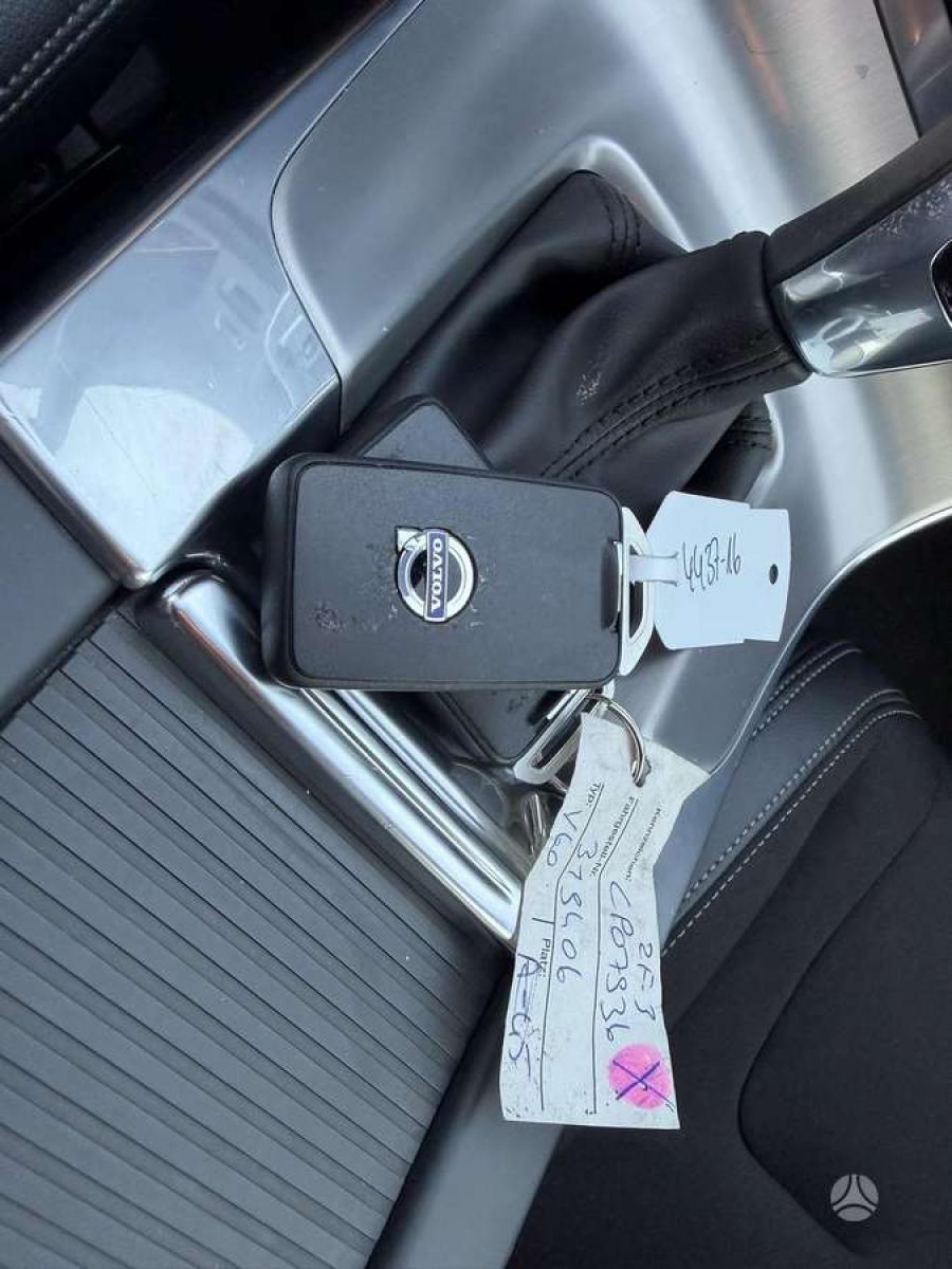 Melns Volvo V60 2016 Klaipėda, ar dzinēja tilpumu 1.97 L un nobraukumu 186 tūkst. km par 8999 €, foto 24 vietnē AUTOMOTO.COM.LV