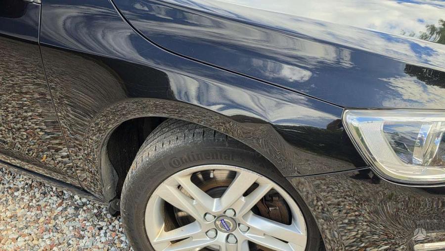 Melns Volvo V60 2016 Raseiniai, ar dzinēja tilpumu 2.40 L un nobraukumu 139 tūkst. km par 7399 €, foto 7 vietnē AUTOMOTO.COM.LV