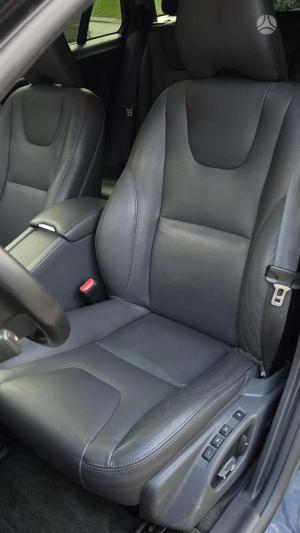 Melns Volvo V60 2016 Raseiniai, ar dzinēja tilpumu 2.40 L un nobraukumu 139 tūkst. km par 7399 €, foto 21 vietnē AUTOMOTO.COM.LV