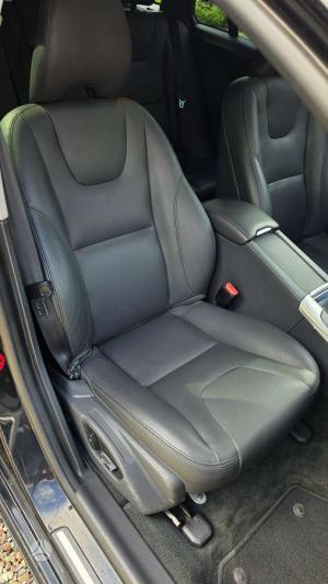 Melns Volvo V60 2016 Raseiniai, ar dzinēja tilpumu 2.40 L un nobraukumu 139 tūkst. km par 7399 €, foto 22 vietnē AUTOMOTO.COM.LV