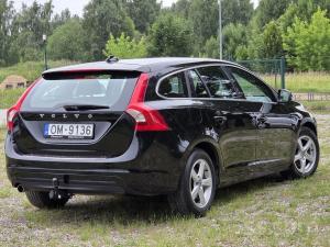Black Volvo V60 2016 in Kuldiga, with an engine capacity of 2.00 L and mileage of 290 thousand km for 8300 €, photo 3 on AUTOMOTO.COM.LV