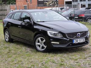 Black Volvo V60 2016 in Kuldiga, with an engine capacity of 2.00 L and mileage of 290 thousand km for 8300 €, photo 4 on AUTOMOTO.COM.LV