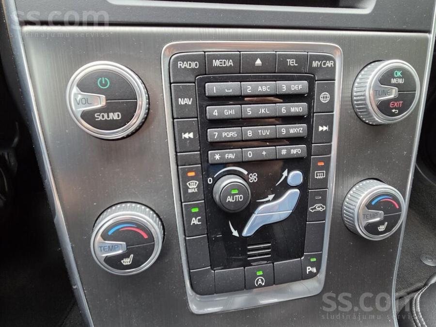 Black Volvo V60 2016 in Kuldiga, with an engine capacity of 2.00 L and mileage of 290 thousand km for 8300 €, photo 12 on AUTOMOTO.COM.LV