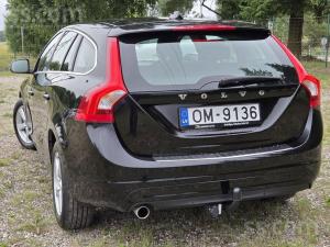 Black Volvo V60 2016 in Kuldiga, with an engine capacity of 2.00 L and mileage of 290 thousand km for 8300 €, photo 6 on AUTOMOTO.COM.LV