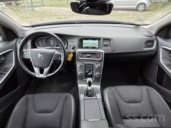 Black Volvo V60 2016 in Kuldiga, with an engine capacity of 2.00 L and mileage of 290 thousand km for 8300 €, photo 6 on AUTOMOTO.COM.LV