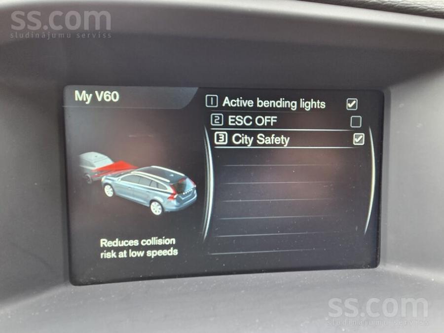 Black Volvo V60 2016 in Kuldiga, with an engine capacity of 2.00 L and mileage of 290 thousand km for 8300 €, photo 11 on AUTOMOTO.COM.LV