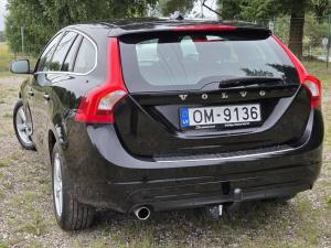 Black Volvo V60 2016 in Kuldiga, with an engine capacity of 2.00 L and mileage of 290 thousand km for 8300 €, photo 6 on AUTOMOTO.COM.LV