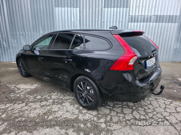Black Volvo V60 2016 in Tallinn, with an engine capacity of 2.00 L and mileage of 166 thousand km for 7990 €, photo 3 on AUTOMOTO.COM.LV