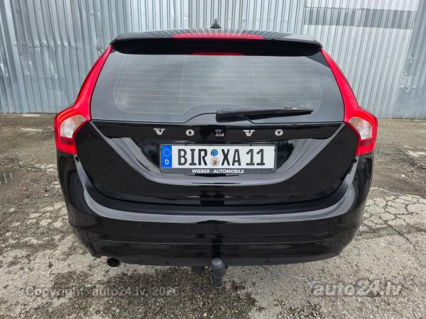 Black Volvo V60 2016 in Tallinn, with an engine capacity of 2.00 L and mileage of 166 thousand km for 7990 €, photo 8 on AUTOMOTO.COM.LV