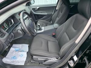 Black Volvo V60 2016 in Tallinn, with an engine capacity of 2.00 L and mileage of 166 thousand km for 7990 €, photo 10 on AUTOMOTO.COM.LV