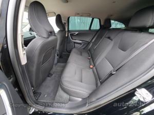 Black Volvo V60 2016 in Tallinn, with an engine capacity of 2.00 L and mileage of 166 thousand km for 7990 €, photo 12 on AUTOMOTO.COM.LV