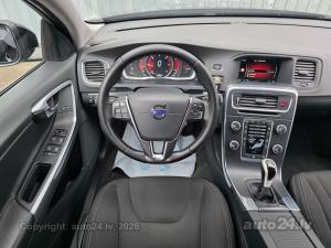 Black Volvo V60 2016 in Tallinn, with an engine capacity of 2.00 L and mileage of 166 thousand km for 7990 €, photo 14 on AUTOMOTO.COM.LV