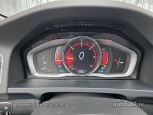 Black Volvo V60 2016 in Tallinn, with an engine capacity of 2.00 L and mileage of 166 thousand km for 7990 €, photo 17 on AUTOMOTO.COM.LV