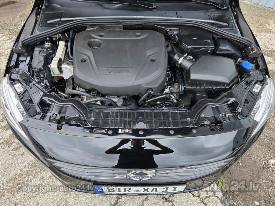 Black Volvo V60 2016 in Tallinn, with an engine capacity of 2.00 L and mileage of 166 thousand km for 7990 €, photo 27 on AUTOMOTO.COM.LV