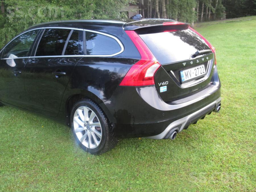 Melns Volvo V60 2016 Ogre, ar dzinēja tilpumu 2.00 L un nobraukumu 192 tūkst. km par 5500 €, foto 7 vietnē AUTOMOTO.COM.LV