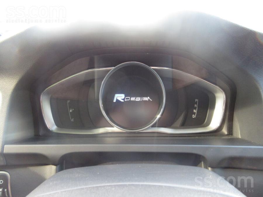 Melns Volvo V60 2016 Ogre, ar dzinēja tilpumu 2.00 L un nobraukumu 192 tūkst. km par 5500 €, foto 16 vietnē AUTOMOTO.COM.LV