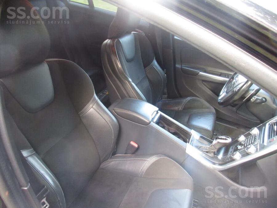 Melns Volvo V60 2016 Ogre, ar dzinēja tilpumu 2.00 L un nobraukumu 192 tūkst. km par 5500 €, foto 17 vietnē AUTOMOTO.COM.LV