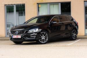 Melns Volvo V60 2016 Jelgava, ar dzinēja tilpumu 2.00 L un nobraukumu 205 tūkst. km par 9790 €, foto 4 vietnē AUTOMOTO.COM.LV