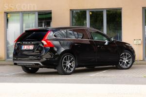 Melns Volvo V60 2016 Jelgava, ar dzinēja tilpumu 2.00 L un nobraukumu 205 tūkst. km par 9790 €, foto 8 vietnē AUTOMOTO.COM.LV