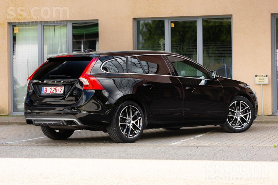 Melns Volvo V60 2016 Jelgava, ar dzinēja tilpumu 2.00 L un nobraukumu 205 tūkst. km par 9790 €, foto 8 vietnē AUTOMOTO.COM.LV