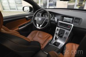 Melns Volvo V60 2016 Jelgava, ar dzinēja tilpumu 2.00 L un nobraukumu 205 tūkst. km par 9790 €, foto 15 vietnē AUTOMOTO.COM.LV