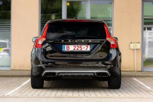 Melns Volvo V60 2016 Jelgava, ar dzinēja tilpumu 2.00 L un nobraukumu 205 tūkst. km par 9790 €, foto 6 vietnē AUTOMOTO.COM.LV