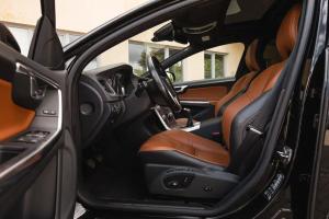 Melns Volvo V60 2016 Jelgava, ar dzinēja tilpumu 2.00 L un nobraukumu 205 tūkst. km par 9790 €, foto 17 vietnē AUTOMOTO.COM.LV