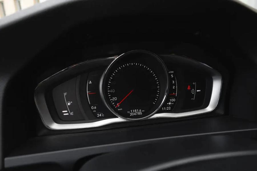 Melns Volvo V60 2016 Jelgava, ar dzinēja tilpumu 2.00 L un nobraukumu 205 tūkst. km par 9790 €, foto 20 vietnē AUTOMOTO.COM.LV