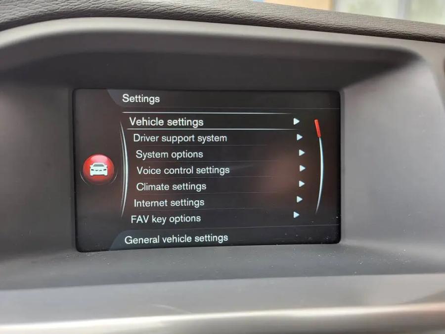 Melns Volvo V60 2016 Jelgava, ar dzinēja tilpumu 2.00 L un nobraukumu 205 tūkst. km par 9790 €, foto 27 vietnē AUTOMOTO.COM.LV