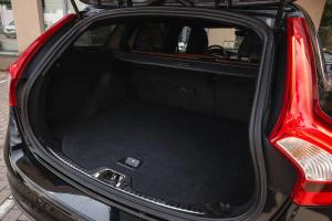 Melns Volvo V60 2016 Jelgava, ar dzinēja tilpumu 2.00 L un nobraukumu 205 tūkst. km par 9790 €, foto 31 vietnē AUTOMOTO.COM.LV