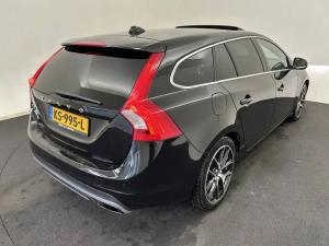 Melns Volvo V60 2016 Jelgava, ar dzinēja tilpumu 2.00 L un nobraukumu 205 tūkst. km par 9790 €, foto 40 vietnē AUTOMOTO.COM.LV