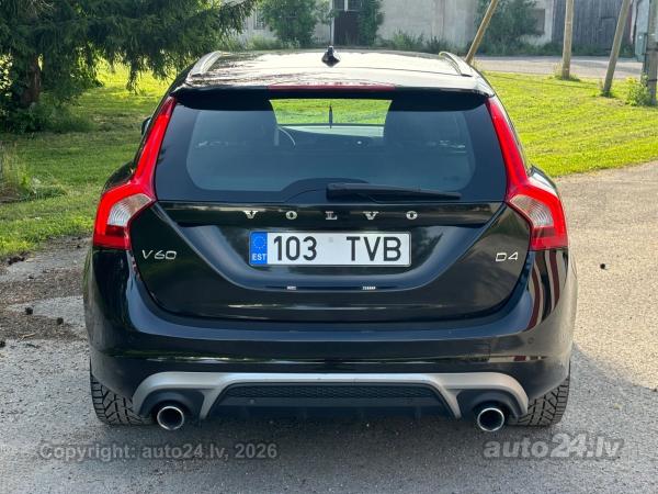 Melns Volvo V60 2016 Tallina, ar dzinēja tilpumu 2.00 L un nobraukumu 251 tūkst. km par 9490 €, foto 3 vietnē AUTOMOTO.COM.LV