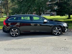 Melns Volvo V60 2016 Tallina, ar dzinēja tilpumu 2.00 L un nobraukumu 251 tūkst. km par 9490 €, foto 5 vietnē AUTOMOTO.COM.LV