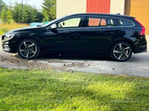 Melns Volvo V60 2016 Tallina, ar dzinēja tilpumu 2.00 L un nobraukumu 251 tūkst. km par 9490 €, foto 6 vietnē AUTOMOTO.COM.LV