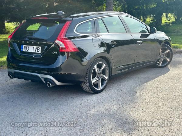 Black Volvo V60 2016 in Tallinn, with an engine capacity of 2.00 L and mileage of 251 thousand km for 9490 €, photo 6 on AUTOMOTO.COM.LV