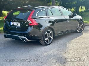 Melns Volvo V60 2016 Tallina, ar dzinēja tilpumu 2.00 L un nobraukumu 251 tūkst. km par 9490 €, foto 7 vietnē AUTOMOTO.COM.LV
