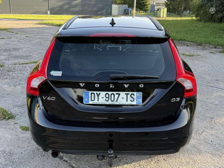 Melns Volvo V60 2016 Tauragė, ar dzinēja tilpumu 1.97 L un nobraukumu 291 tūkst. km par 6900 €, foto 7 vietnē AUTOMOTO.COM.LV