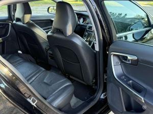 Melns Volvo V60 2016 Tauragė, ar dzinēja tilpumu 1.97 L un nobraukumu 291 tūkst. km par 6900 €, foto 11 vietnē AUTOMOTO.COM.LV