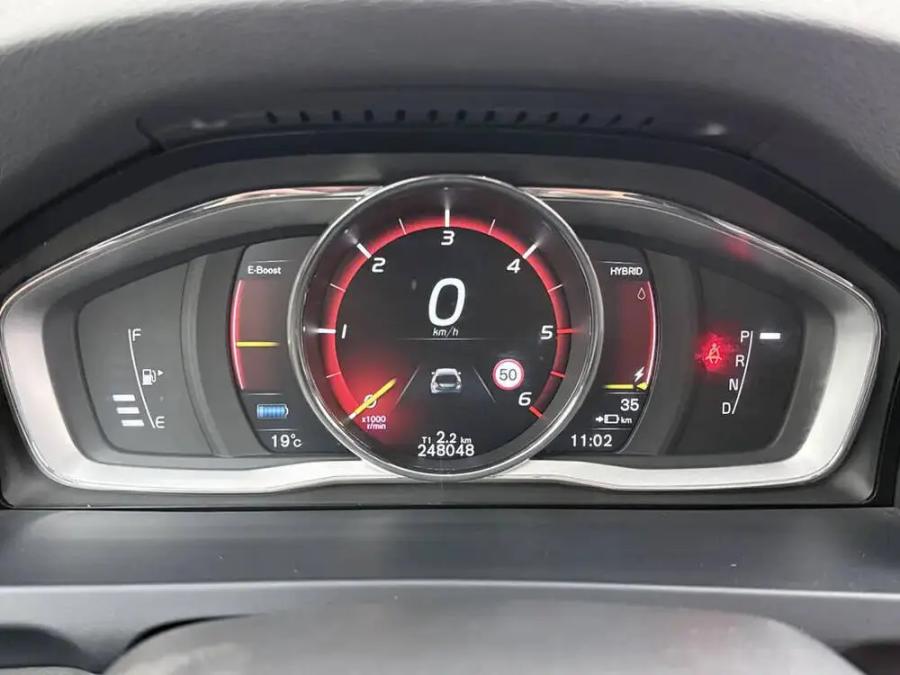 Черный Вольво B60 2016 в Рига, объемом двигателя 2.40 л и пробегом 248 тыс. км за 9500 €, фото 17 на AUTOMOTO.COM.LV